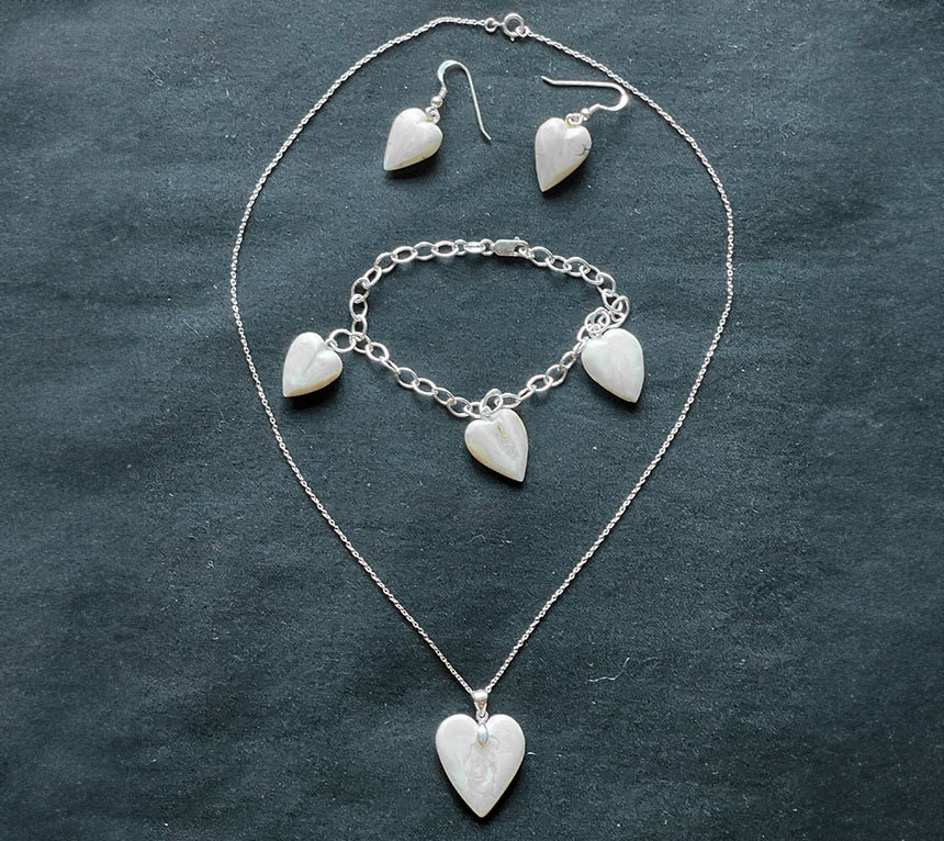 Warthog Ivory Hearts Jewelry Set: African Sporting Creations